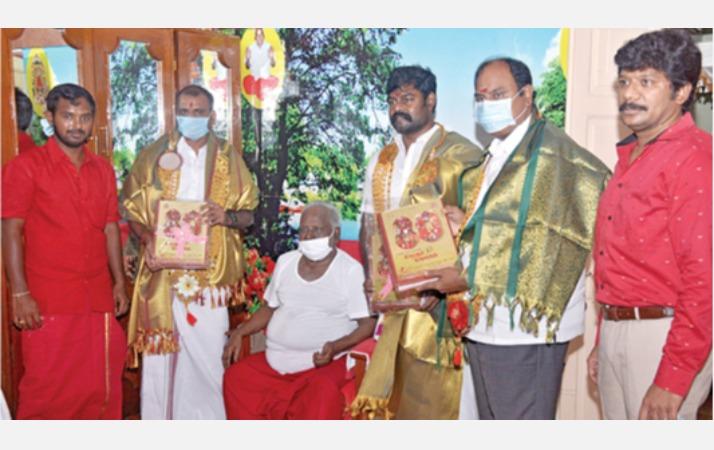 மேல்மருவத்தூரில் பங்காரு அடிகளாருடன் பாஜக மாநிலத் தலைவர் முருகன் ...