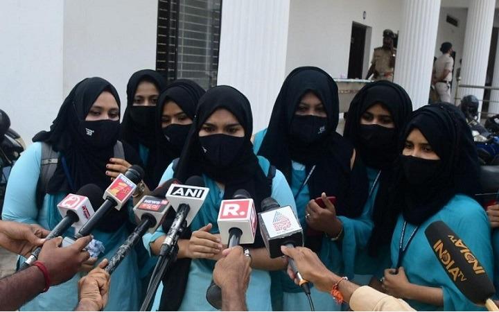 Denial Of Admission To College Students Wearing Hijab In Karnataka Action Citing Court Order denial-of-admission-to-college-students-wearing-hijab-in-karnataka-action-citing-court-order